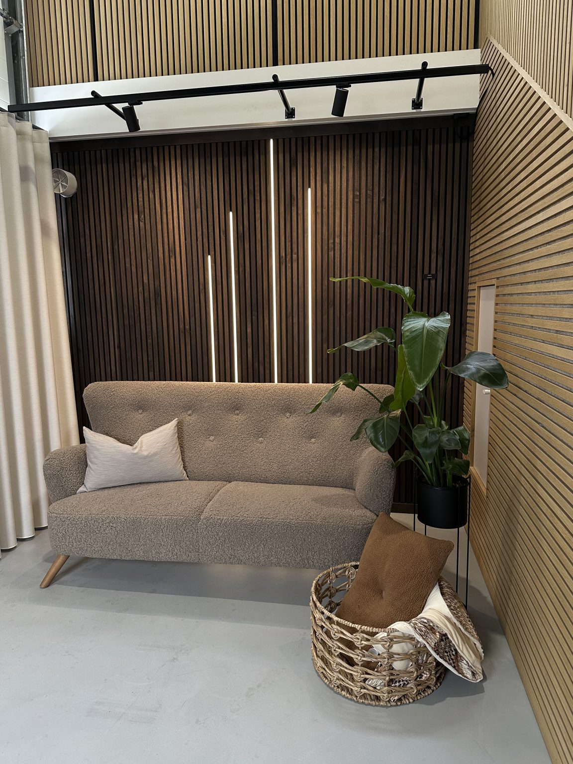 LED Striplights | Exclusive lightning for your akupanels - WoodUpp